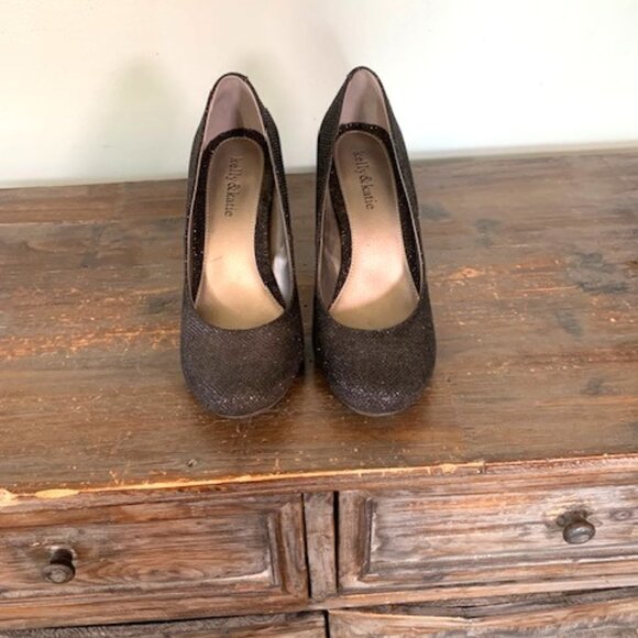 Kelly & Katie | Shoes | Kelly Katie Black Pumps | Poshmark